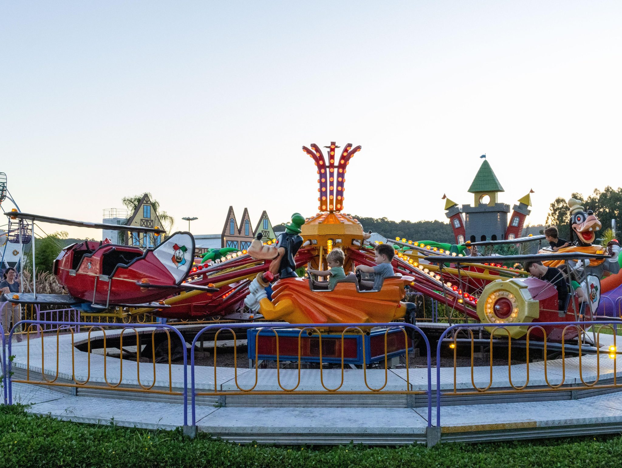 Alles Blau Shopping inaugura o Kinder Park, maior parque temático ...